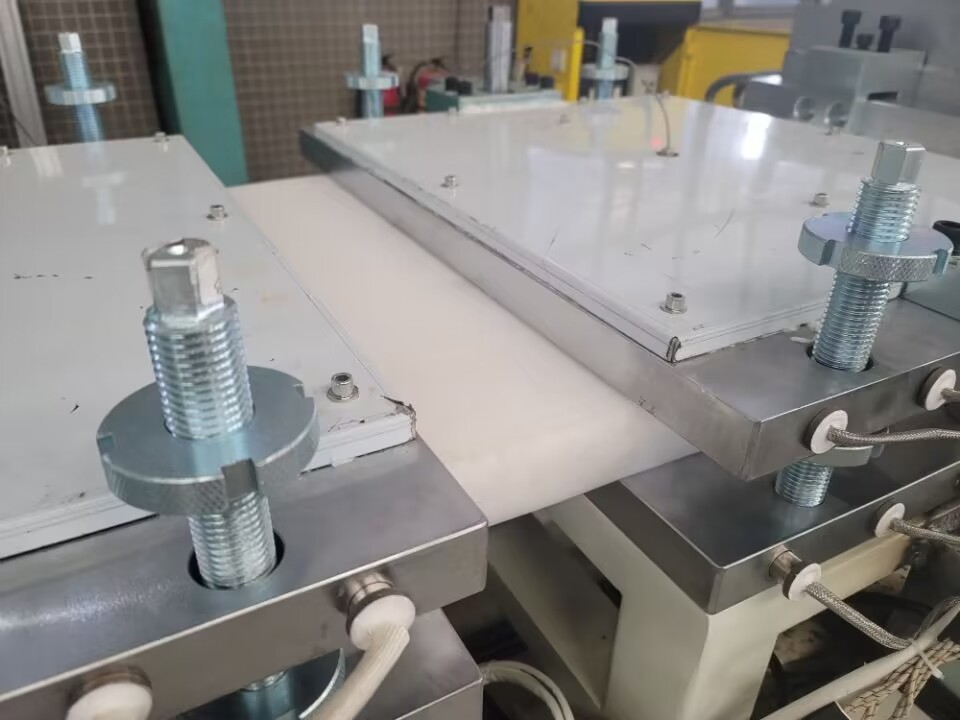 Highly POM Sheet Extruder Machine for Electronic and Electrical ...
